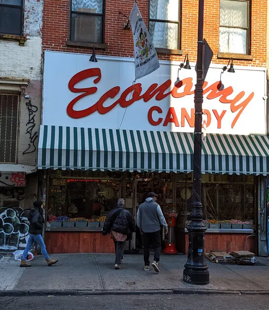 charming store new york ftr