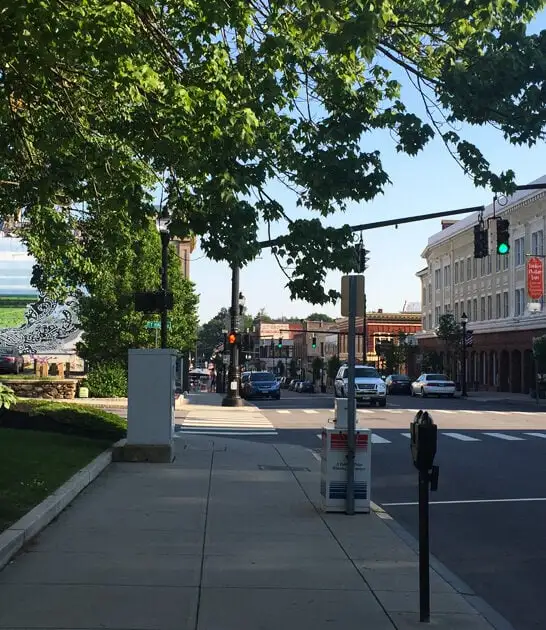 comfortable small towns connecticut ftr