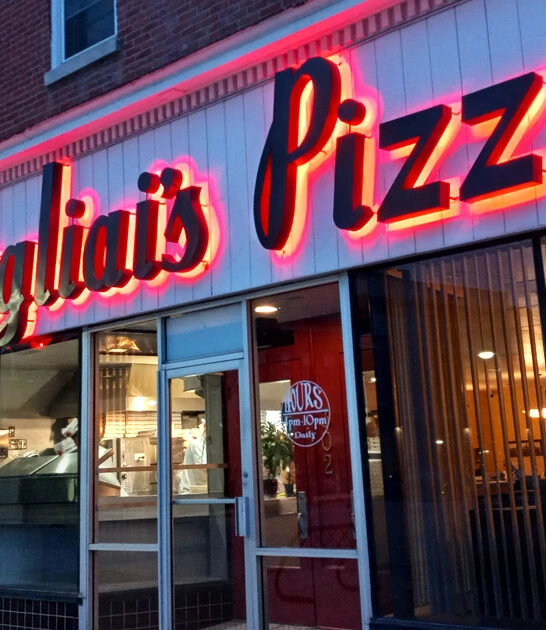 delicious pizza restaurants iowa ftr