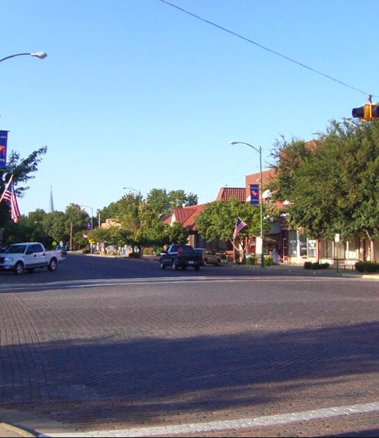 picture perfect kansas town ftr