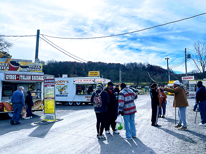 Food truck heaven awaits hungry treasure hunters. Nothing fuels a day of bargain hunting like gyros and Italian sausage sandwiches from these beloved vendors.