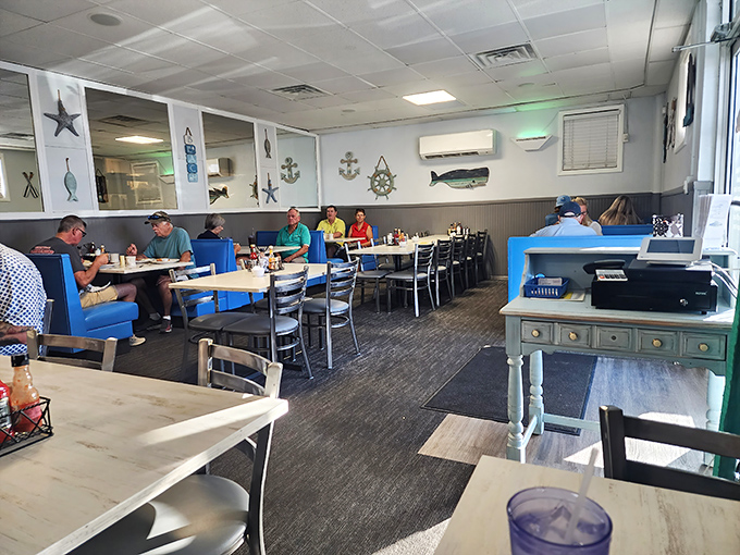 Behind its unassuming exterior, the interior of Apollo Beach Diner holds delicious surprises. Like many of Florida’s hidden gems, it’s tucked away where tourists seldom wander.