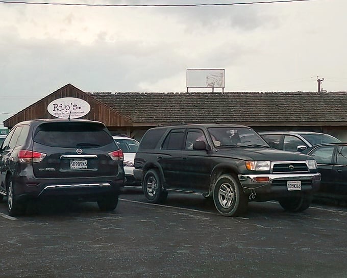 The unassuming exterior of Rips Country Inn stands like a delicious secret, waiting to be discovered by those wise enough to look beyond fancy facades.