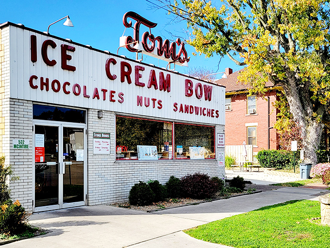 That classic red script lettering isn't just signage – it's a beacon calling ice cream lovers home.