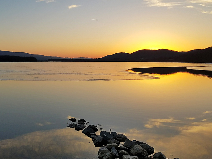 The perfect Pennsylvania postcard doesn't exi— oh wait, it does. This serene shoreline at Bald Eagle State Park offers mountain views that make smartphones seem utterly pointless.
