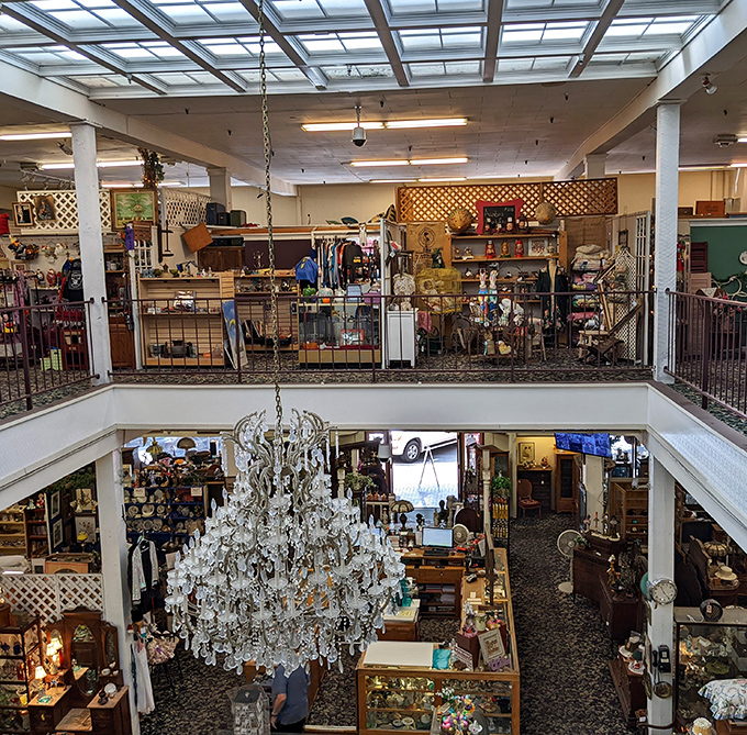 The iconic red and white façade of Redlands Galleria welcomes treasure hunters with a promise of seven days of antiquing bliss.