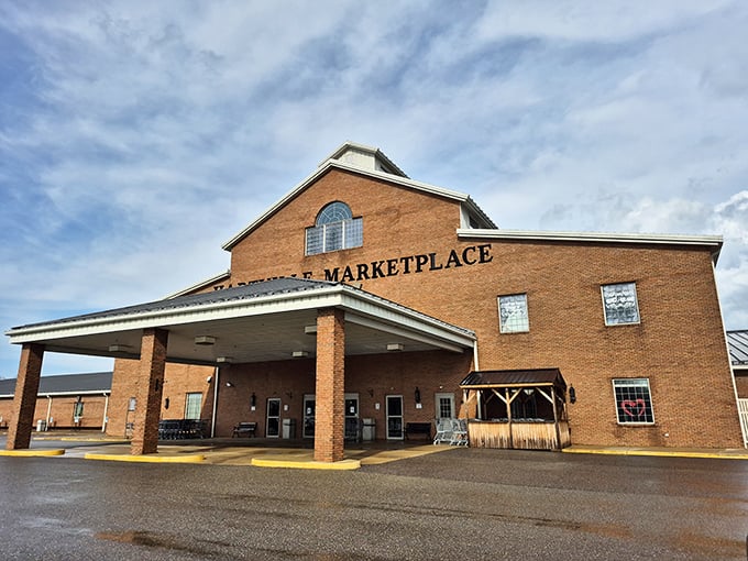 The unassuming brick exterior of Hartville MarketPlace hides a wonderland of culinary treasures and vintage finds—like Clark Kent before he steps into a phone booth.