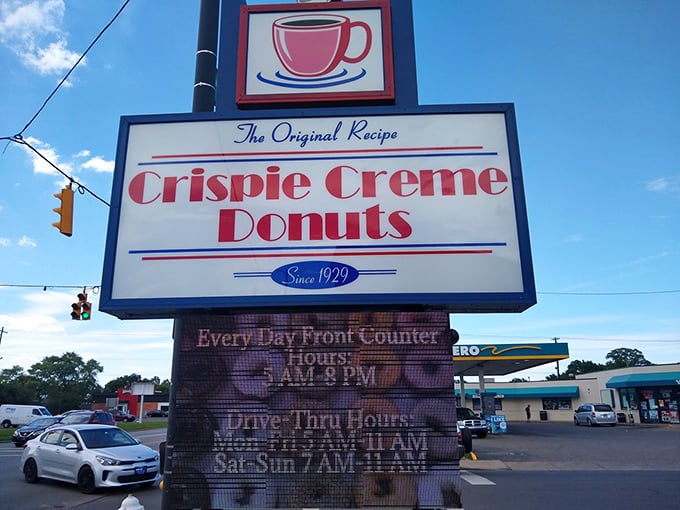 This unassuming storefront holds more magic than a Vegas show – pure donut wizardry awaits inside.