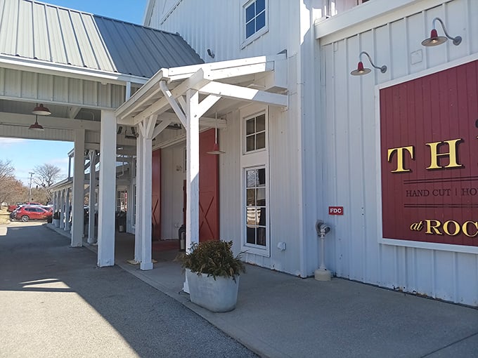 The iconic white barn exterior with its signature red roof beckons hungry travelers like a culinary lighthouse in Gahanna's dining landscape.