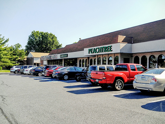 The packed parking lot at Peachtree doesn't lie – locals know where to find breakfast bliss in Harrisburg without the fancy frills.