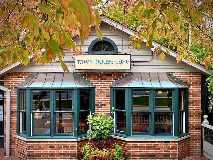 The brick-and-mortar version of "You've Got Mail" comes to life at Town House Cafe's charming exterior, where literature and lattes find perfect harmony.The brick-and-mortar version of "You've Got Mail" comes to life at Town House Cafe's charming exterior, where literature and lattes find perfect harmony.