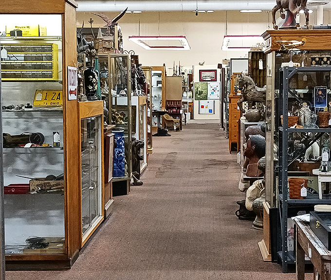 The unassuming exterior of Medina Antique Mall hides a universe of treasures inside, like finding the Tardis of vintage collectibles in Ohio.