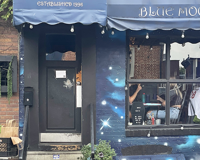 Blue Moon's cosmic-themed exterior isn't just Instagram bait—it's a promise of breakfast that's truly out of this world.
