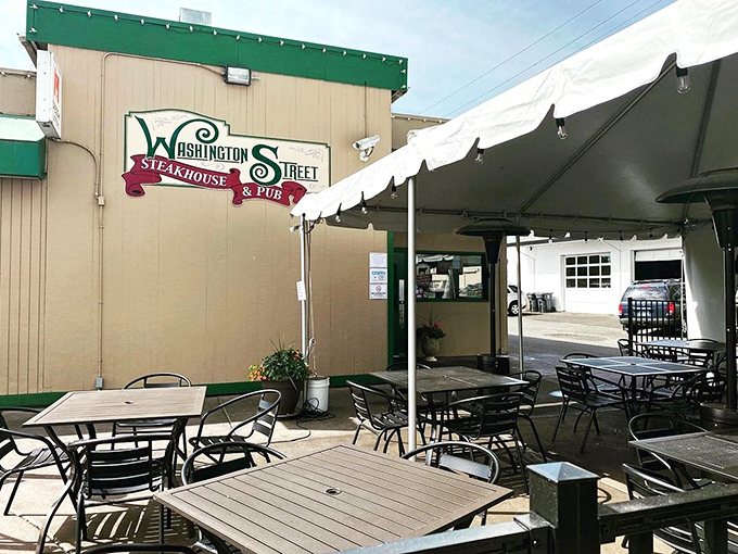 The unassuming exterior hides culinary treasures within. Like finding a Picasso at a yard sale, this modest façade conceals Dallas's prime rib paradise.