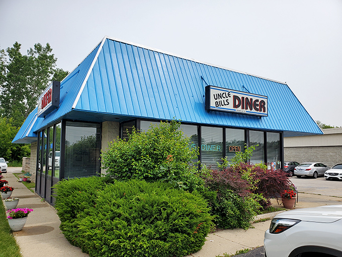 That iconic blue roof isn't just eye-catching—it's a beacon of breakfast hope for hungry Roselle residents seeking comfort food salvation.