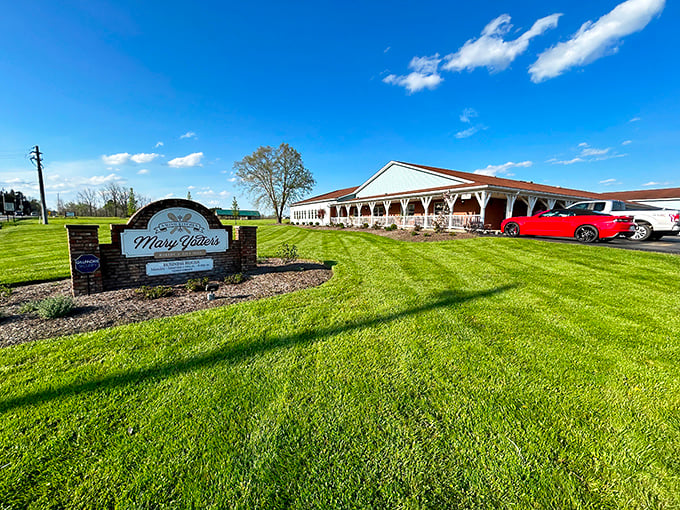 The sprawling white facade of Mary Yoder's stands like a beacon of comfort food against Ohio's blue sky—a promise of culinary delights within.