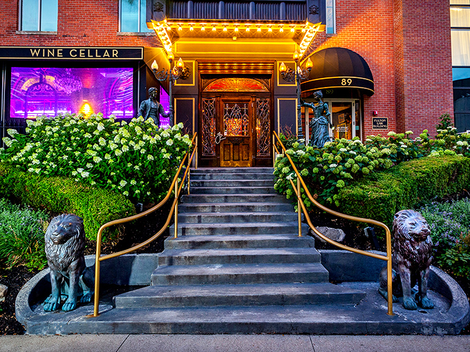 The grand entrance says it all – those lion sentinels aren't just guarding the door, they're protecting Columbus's temple of beef excellence.