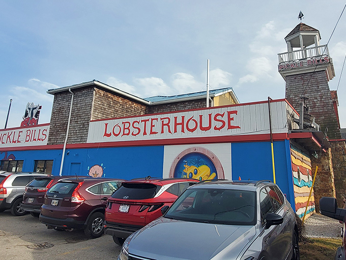 That 'LOBSTERHOUSE' isn't just decoration – it's a beacon calling seafood lovers to their destiny.