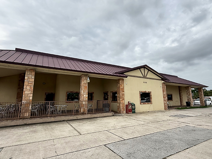 Kay's unassuming exterior might fool you, but that burgundy roof is like a beacon calling to barbecue pilgrims across the Space Coast.