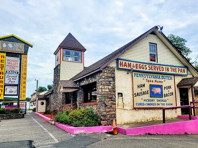 The iconic facade of Hickory Valley Farm Restaurant stands like a delicious time capsule, proudly announcing its Pennsylvania Dutch heritage and legendary ham and eggs.