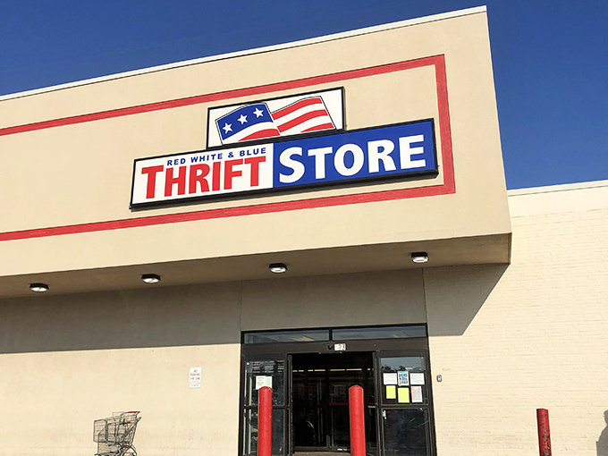 The unassuming exterior of Red White & Blue Thrift Store in Laurel – where treasure hunting adventures begin behind a patriotic façade.