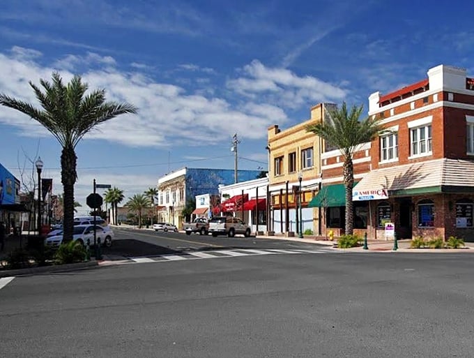 Lindsay's main street looks like a movie set where Norman Rockwell met California sunshine and decided to stay.