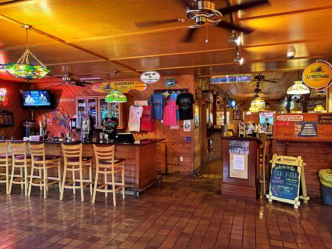 Part bar, part souvenir shop—because sometimes you need both a cold drink and a t-shirt to commemorate your crab conquest.