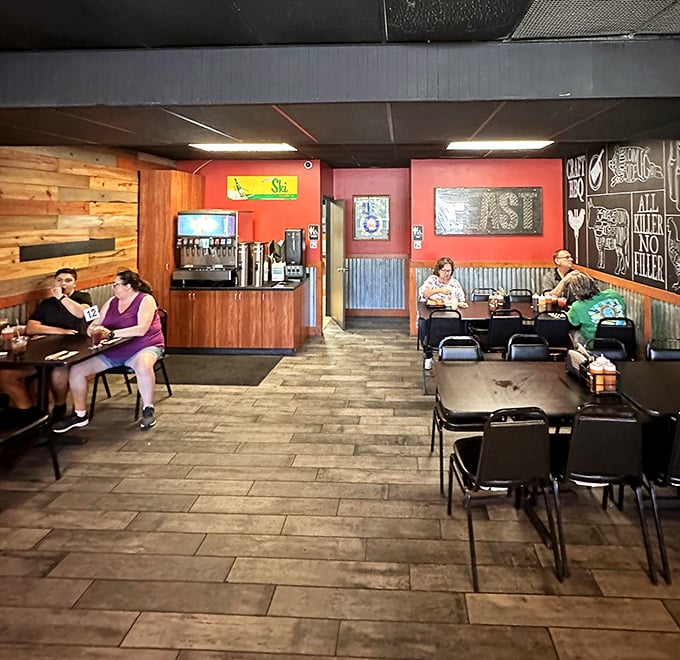 Where strangers become friends over shared barbecue enthusiasm. Notice nobody's looking at their phones—the food demands full attention.