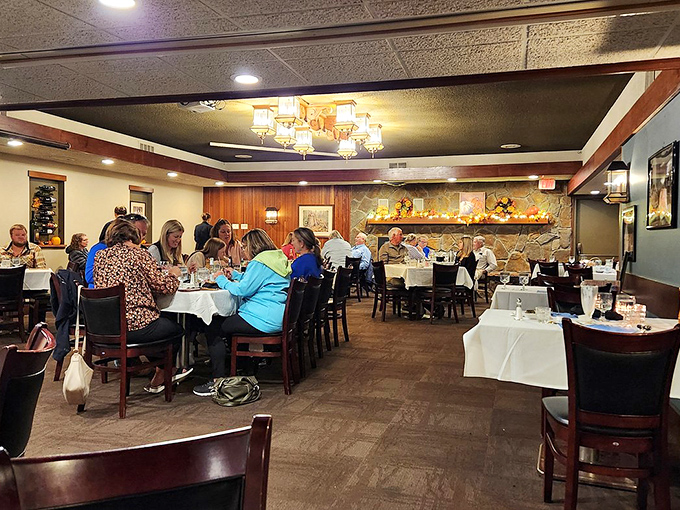 The true measure of a supper club: happy diners engaged in that timeless ritual of breaking bread together. Notice the complete absence of phones on tables.