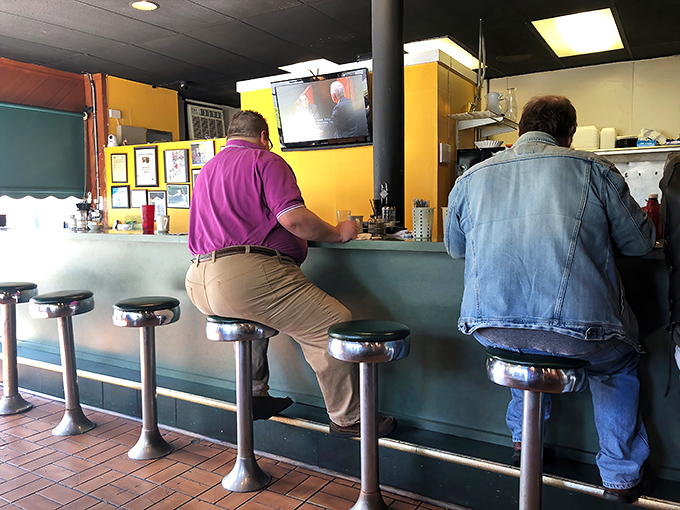 Where regulars become family and newcomers become regulars – Roxy's counter culture is about community, not just cuisine.