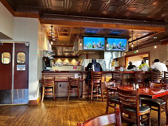 Where strangers at neighboring tables become temporary food critics and occasional friends. The counter's curved design practically invites conversation.