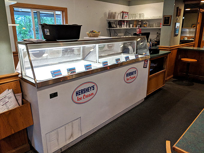 Hershey's ice cream station – because sometimes after a perfect meal, only something sweet and nostalgic will complete the experience.