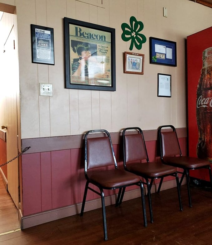 Local newspaper clippings and modest decor tell stories of decades of satisfied customers. If these walls could talk, they'd say "try the drumettes."
