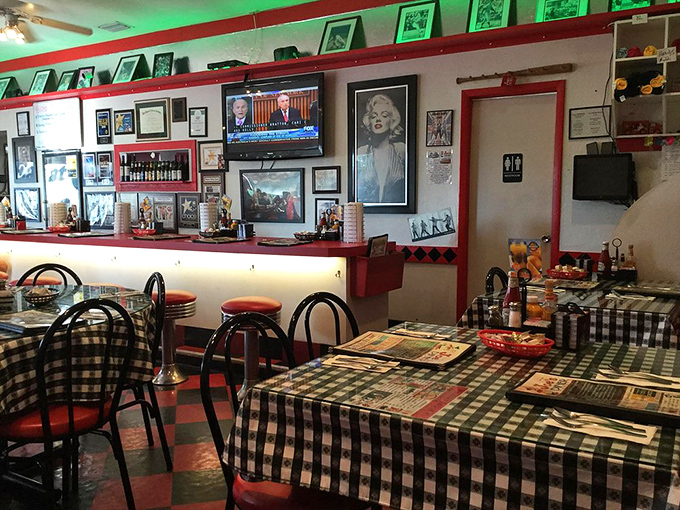 Hollywood meets homestyle with Marilyn watching over diners from the wall—this is where celebrity is the comfort food itself.