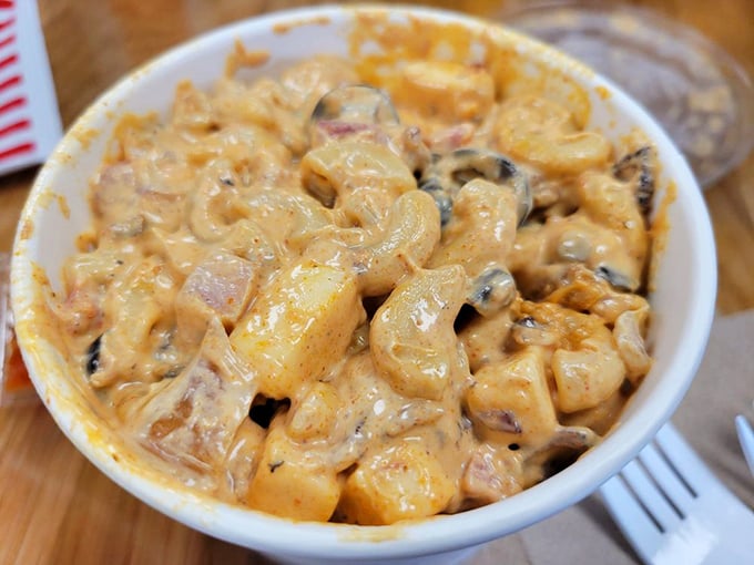 Mac and cheese that doesn't come from a blue box – this creamy, dreamy bowl of comfort looks like childhood memories with a grown-up upgrade.
