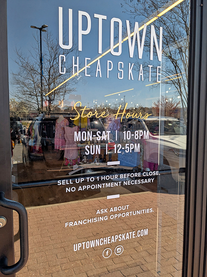 Business hours posted clearly—because treasure hunting requires proper planning. The window display offers a tantalizing preview of what awaits inside.