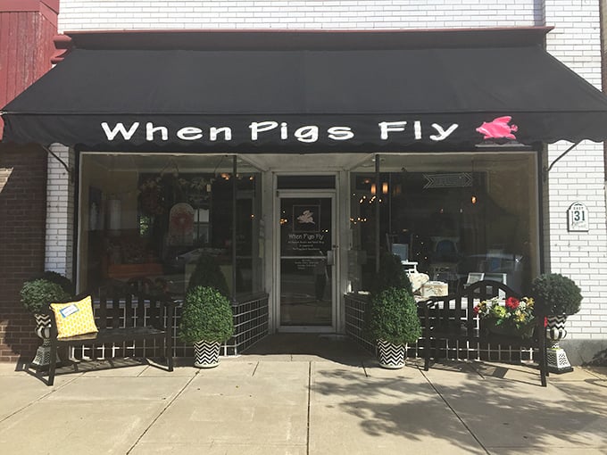 "When Pigs Fly" boutique proves Midwesterners have both humor and style. Those topiary balls flanking the entrance say, "Yes, we're sophisticated… but fun!"