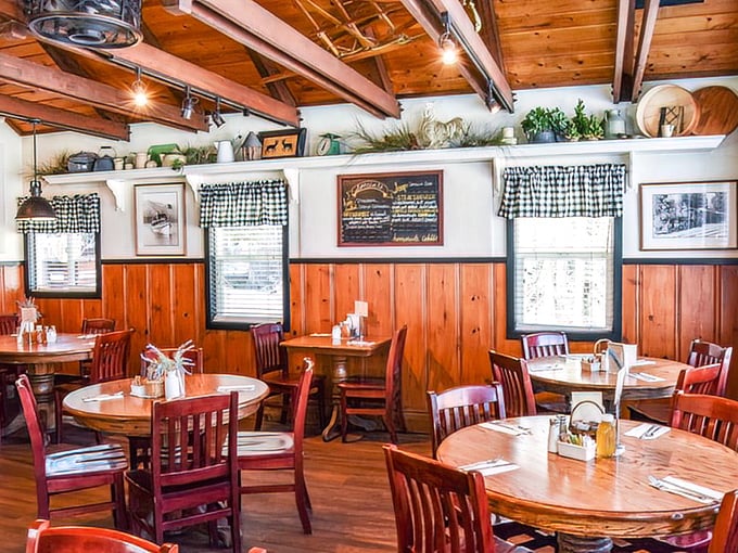 The quintessential mountain breakfast spot – where checkered curtains and wood beams make you feel like you've stumbled into a delicious time capsule.