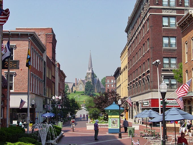 The pedestrian mall in Cumberland invites leisurely strolling and spontaneous conversations. No rushing allowed in this mountain town!