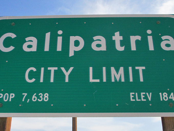 The city limit sign tells a fascinating story – 184 feet below sea level yet somehow still above water, defying nature's expectations daily.