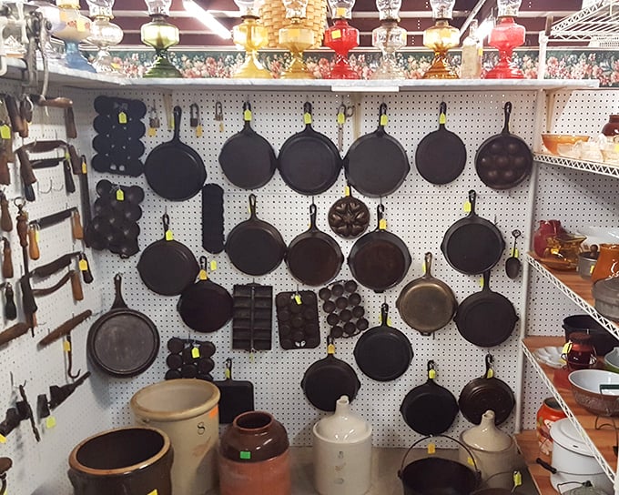 Cast iron paradise! These perfectly seasoned pans have been cooking Sunday breakfasts since your grandparents were dating. Kitchen workhorses never go out of style.