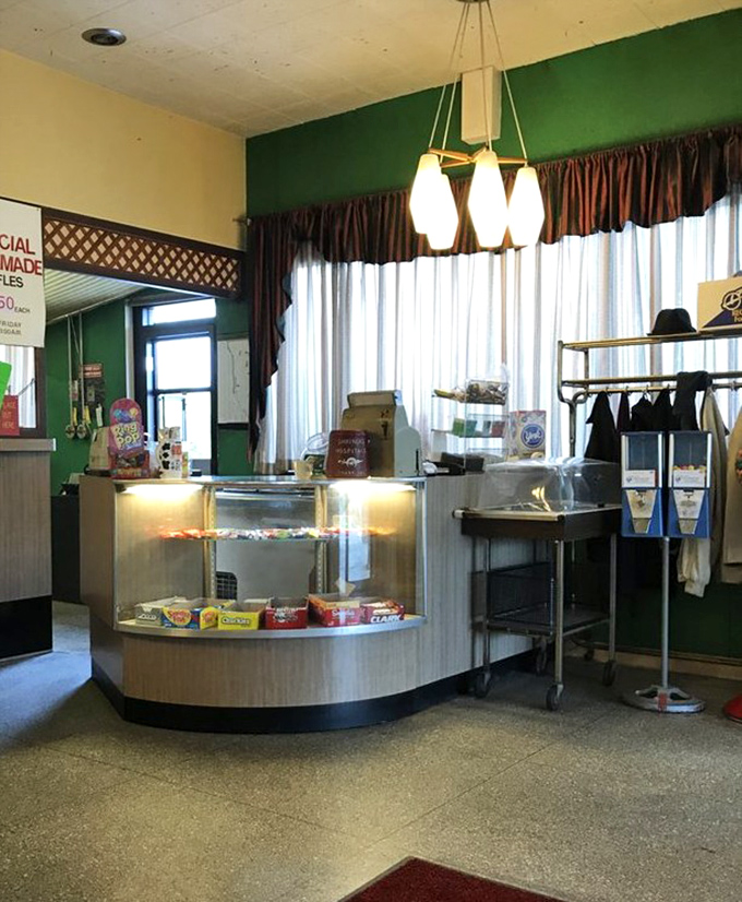 Where the magic happens: Chef-O-Nette's counter seating offers front-row tickets to the greatest show on earth—breakfast being made to order.