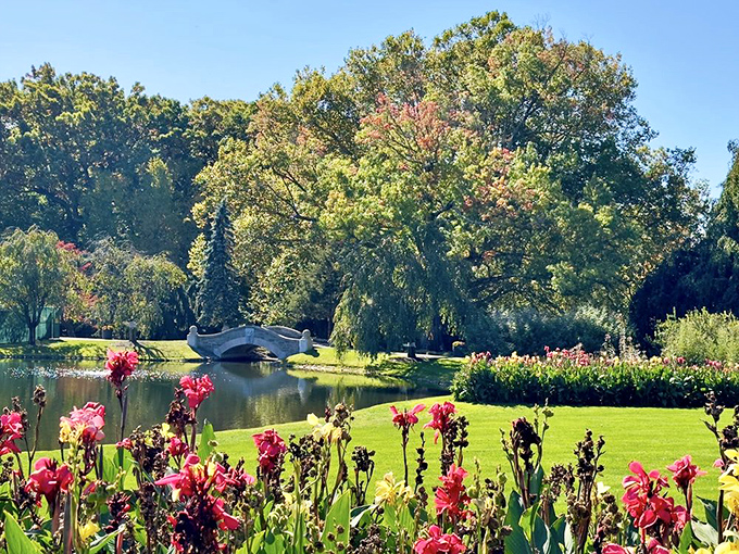 Gardens that make professional landscapers question their career choices. Mother Nature herself would take notes here.