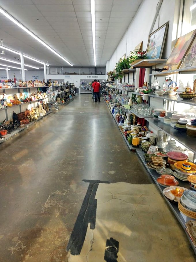 Dishes, platters, and bric-a-brac from America's collective kitchen history – grandmother-approved cookware at prices that would make her proud.