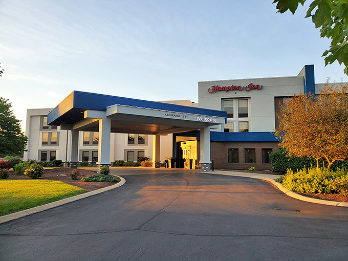 The Hampton Inn offers modern comforts for visiting family, because loving your relatives doesn't mean they need to sleep on your pull-out sofa.