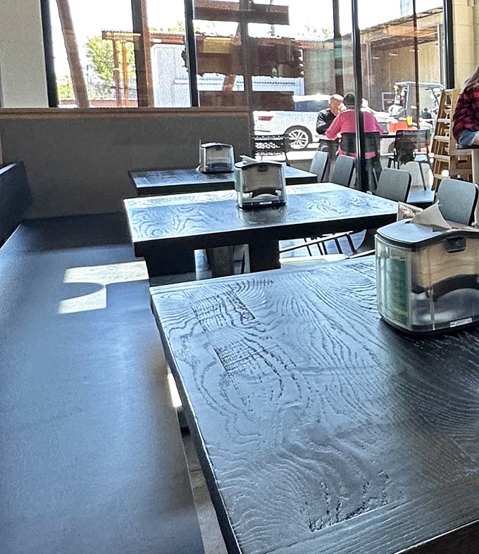 Behind this counter, burger artisans work their magic with the kind of precision that would make Gordon Ramsay nod approvingly.