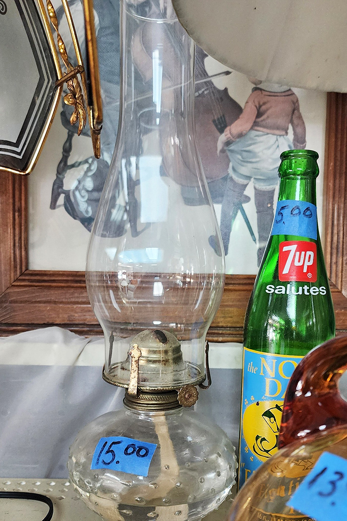 This vintage oil lamp and collectible 7UP bottle are conversation starters waiting to happen. "Remember when" begins here.
