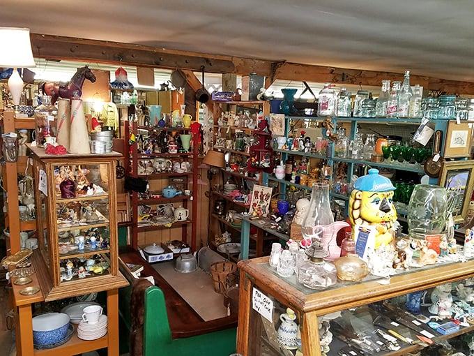 Not just a restaurant but an unexpected treasure trove of antiques and collectibles—because why just feed your stomach when you can feed your curiosity too?
