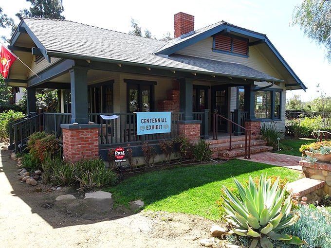 The Leck House stands as a perfectly preserved slice of early 20th-century California—craftsman style with a side of sunshine.