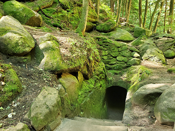 Old Man's Cave—where you half expect to bump into hobbits or wizards around every mossy corner. Gandalf would approve of this hideaway. 